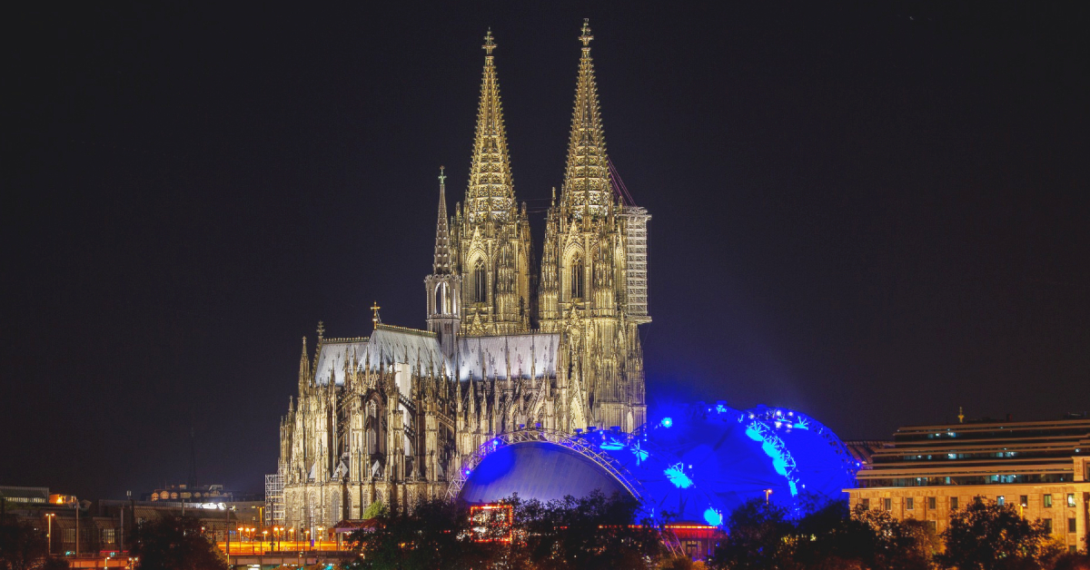 So läuft die Zeitumstellung bei der Turmuhr des Kölner Doms
